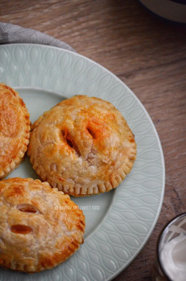 Mini Chicken Puff Pies - Savory&SweetFood
