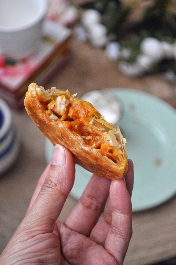 Mini Chicken Puff Pies - Savory&SweetFood