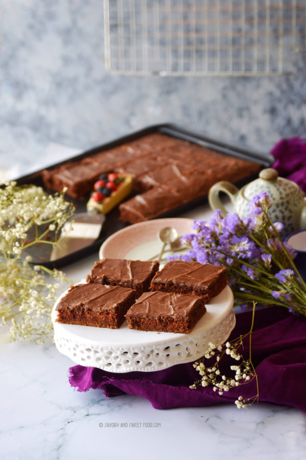 Texas Chocolate Sheet Cake - Savory&SweetFood