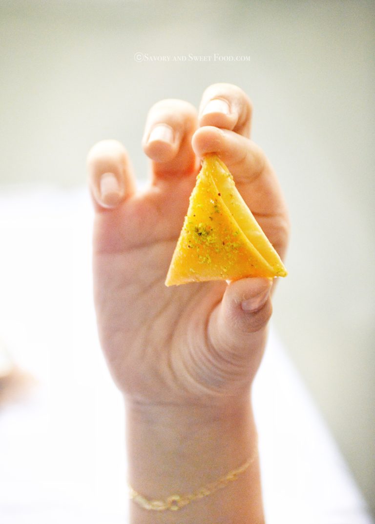 Mini Sweet Samosas/ Samboosak - Savory&SweetFood