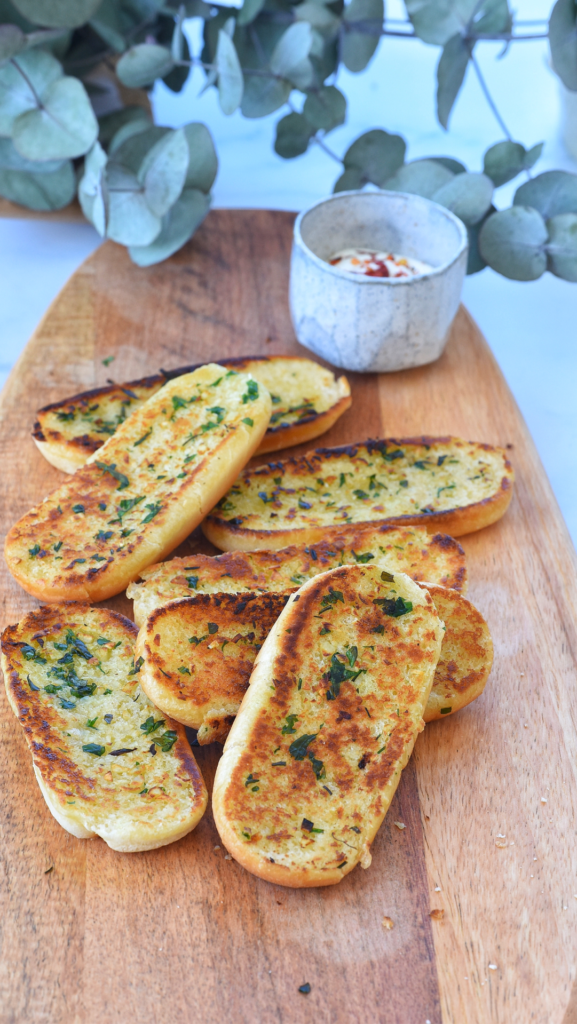 Quick Garlic Bread - Savory&SweetFood