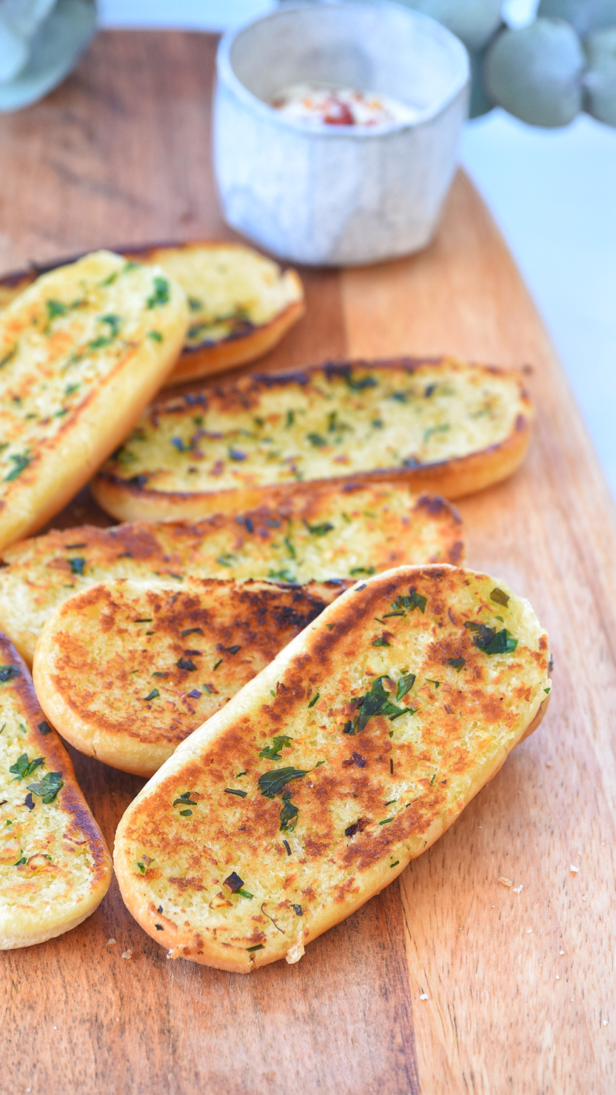 Quick Garlic Bread - Savory&SweetFood