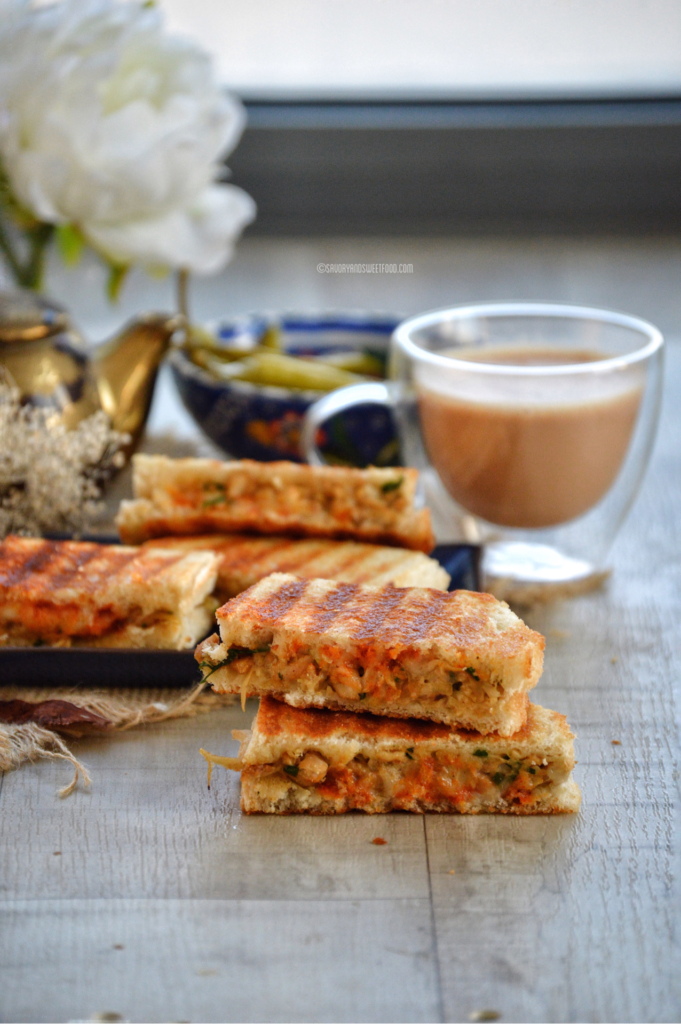 Simple Chicken Sandwich - Savory&SweetFood