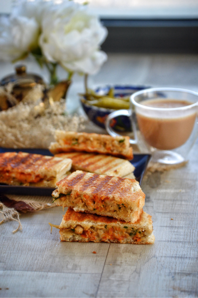 Simple Chicken Sandwich - Savory&SweetFood